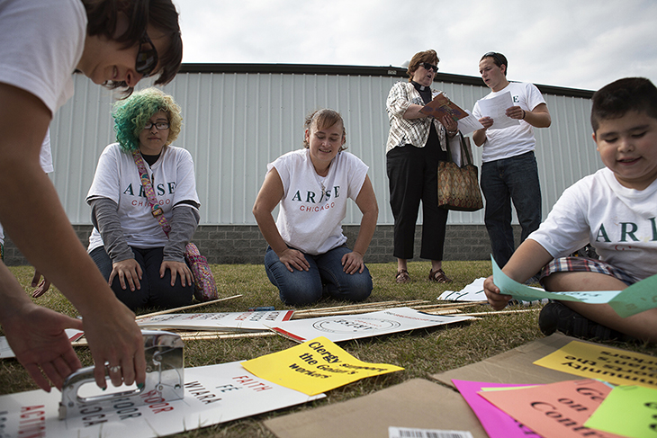 Making it work: Life on minimum wage - The Chicago Reporter