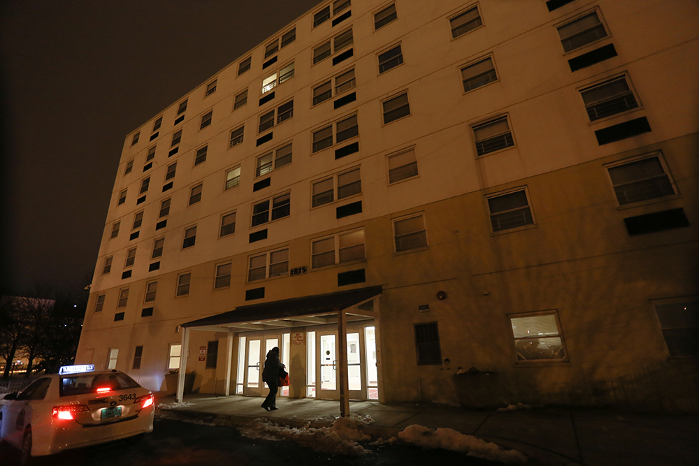 Dismantling the towers - Chicago ReporterChicago Reporter